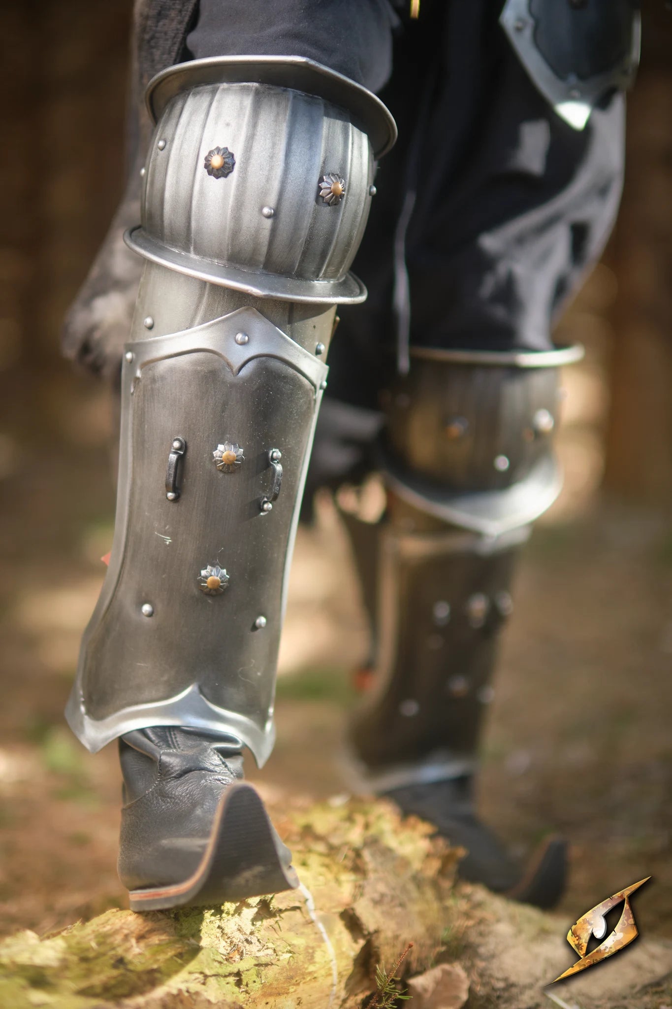 Marauder Greaves for LARP & Cosplay - Epic Armoury
